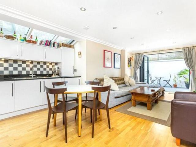 2 Bedroom Apartment Londres Greater London LS99773739