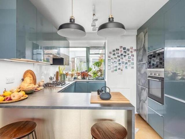 2 Bedroom Apartment Londres Greater London LS99840309