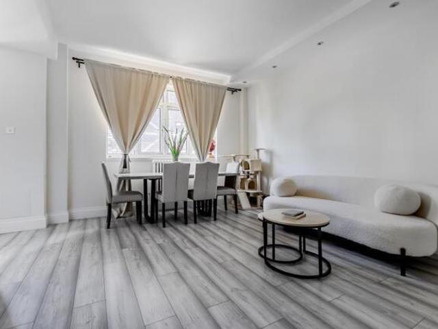 2 Bedroom Apartment Londres Greater London LS99986231