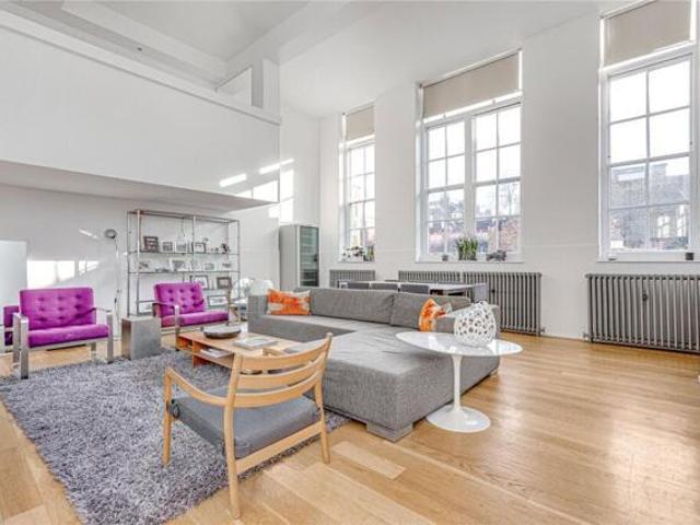 2 Bedroom Apartment Londres Greater London LS100456301
