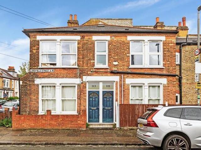 2 Bedroom Apartment Londres Greater London LS100398463