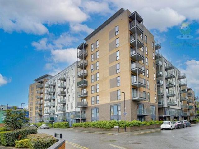 2 Bedroom Apartment Londres Greater London LS101677432
