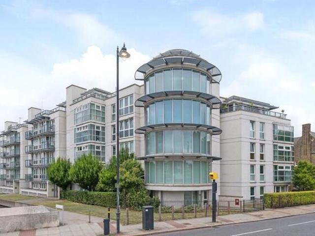 2 Bedroom Apartment Londres Greater London LS101678457