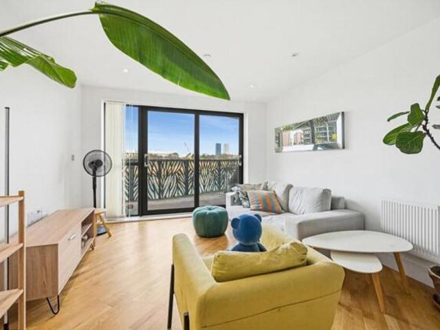 2 Bedroom Apartment Londres Greater London LS101996272