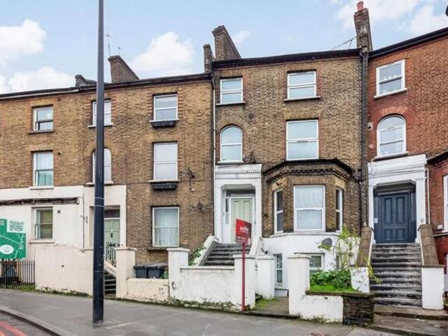 2 Bedroom Apartment Londres Greater London LS101199958