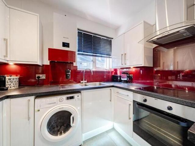 2 Bedroom Apartment Londres Greater London LS101199960