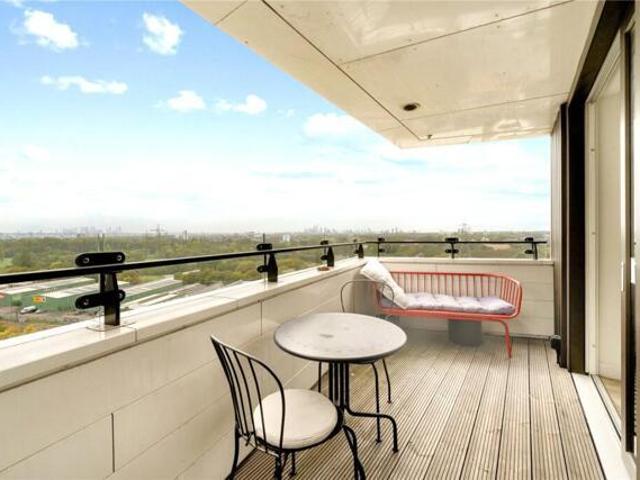 2 Bedroom Apartment Londres Greater London LS101231623