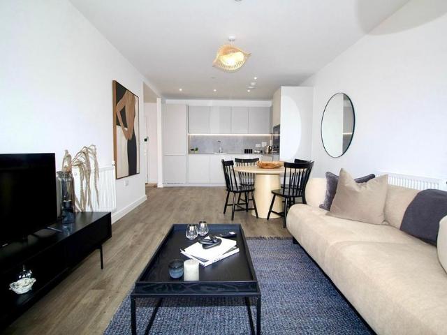 2 Bedroom Apartment Purpose Built To Let