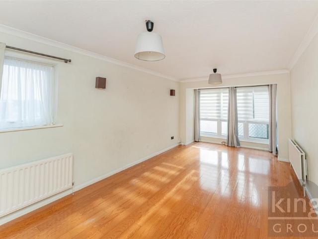 2 Bedroom Apartment Purpose Built To Let