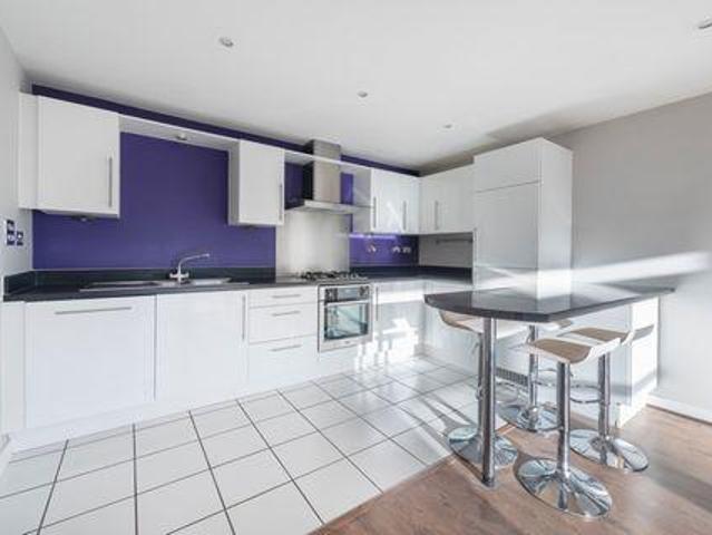 2 Bedroom Apartment Putney England 102760069