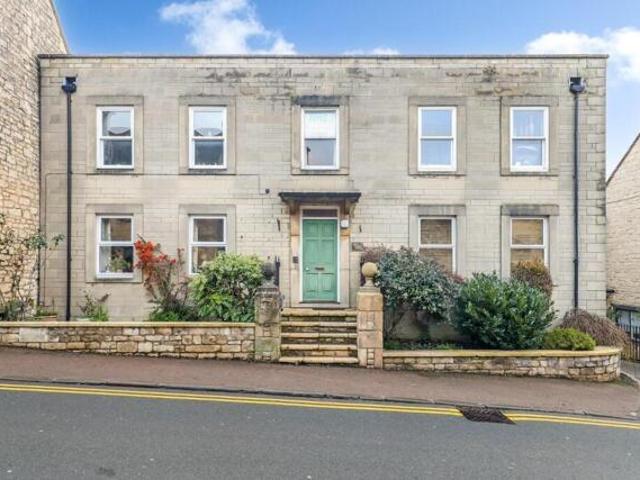 2 Bedroom Apartment Painswick Gloucestershire LS100426030