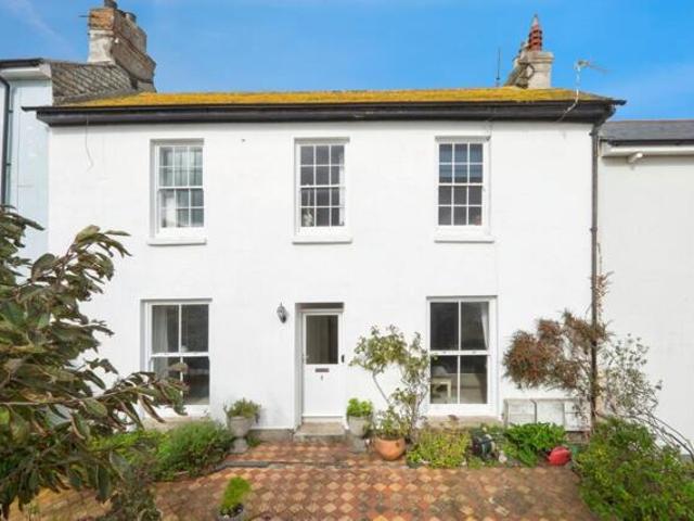 2 Bedroom Apartment Penzance Cornwall LS99952178