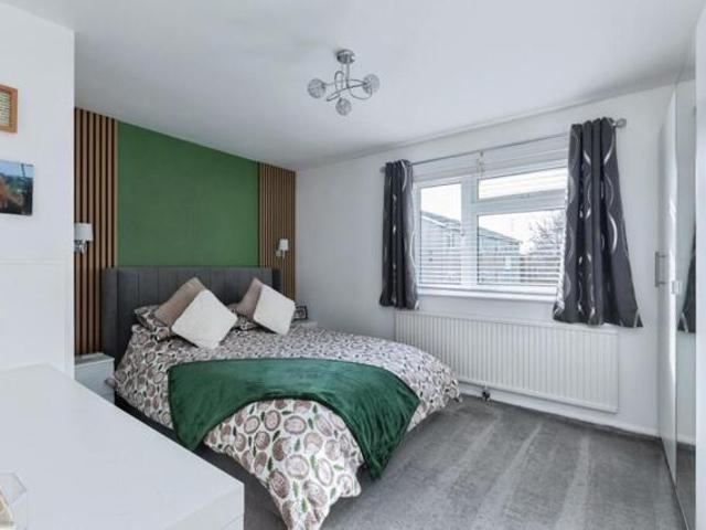 2 Bedroom Apartment Poole Poole 100733583