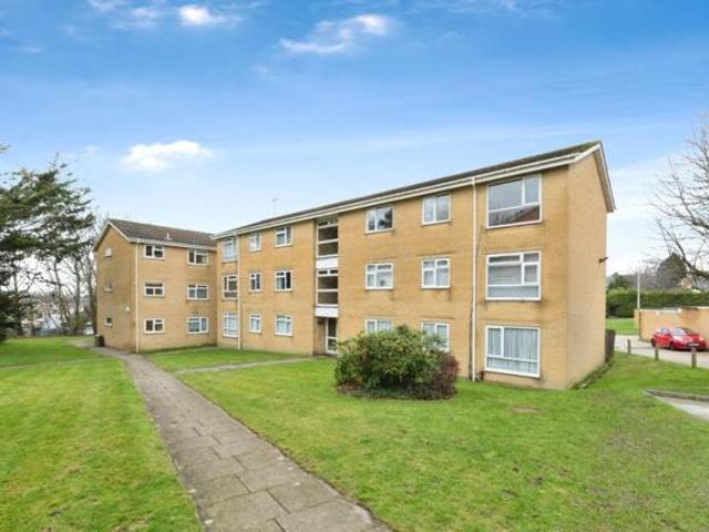 2 Bedroom Apartment Poole Poole 99688240
