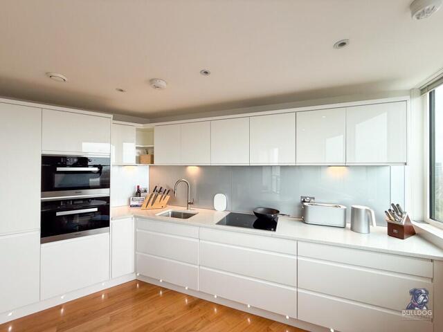 2 Bedroom Apartment Portsmouth Hampshire 103486189