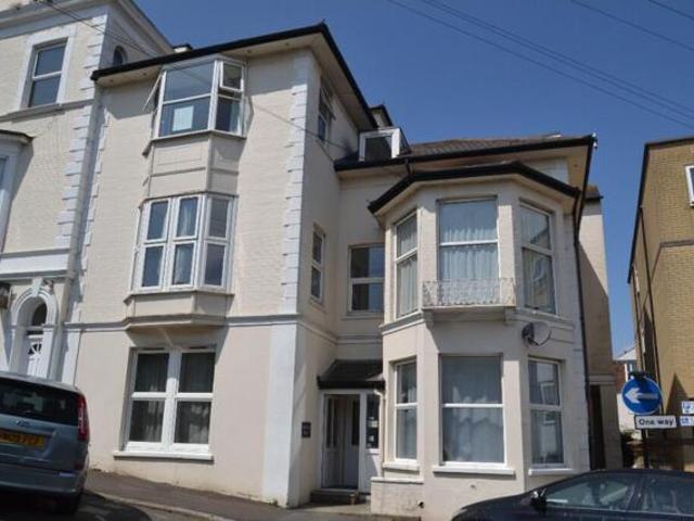 2 Bedroom Apartment Ryde Isle Of Wight 100787129