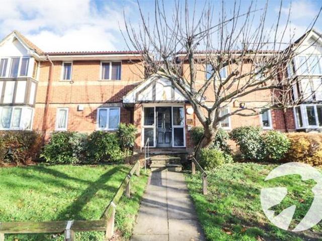 2 Bedroom Apartment Rainham Greater London LS98404544