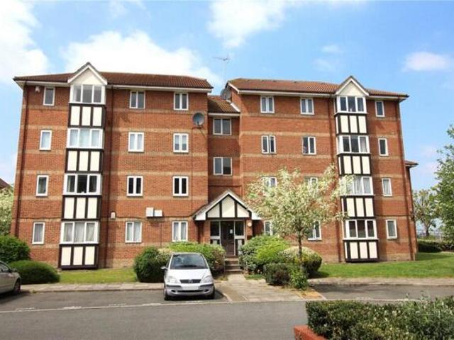 2 Bedroom Apartment Rainham Greater London LS100649270