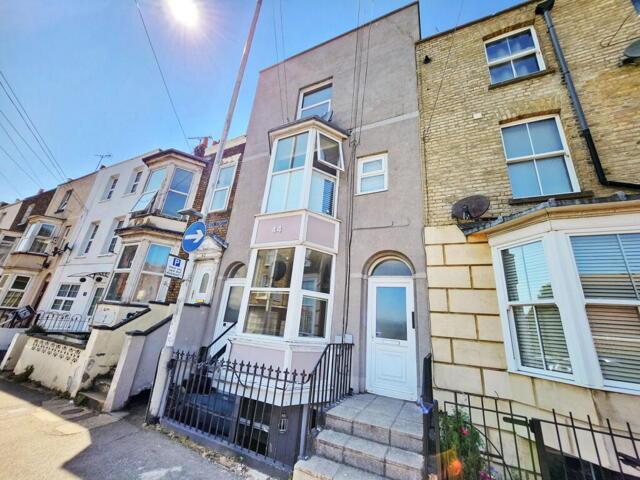 2 Bedroom Apartment Ramsgate Kent 98278136