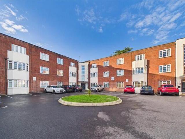 2 Bedroom Apartment Reading Reading 100953565