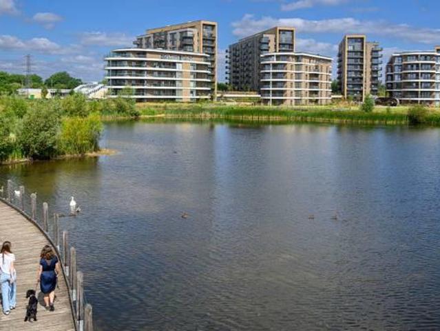 2 Bedroom Apartment Reading Reading LS102596744