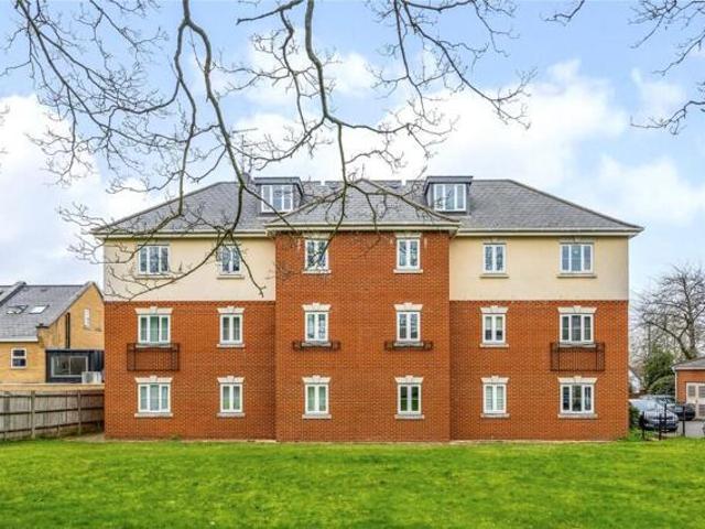 2 Bedroom Apartment Richmond Greater London 101675168