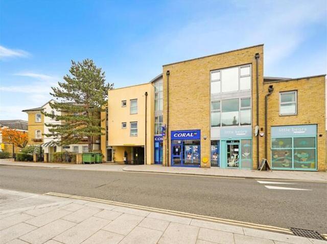 2 Bedroom Apartment Richmond Upon Thames Greater London LS100426576