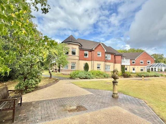 2 Bedroom Apartment Ringwood Hampshire 99571992