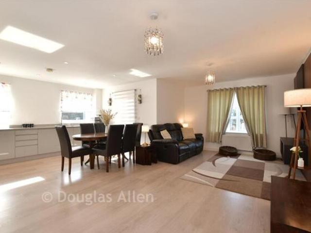 2 Bedroom Apartment Romford Essex 100426366