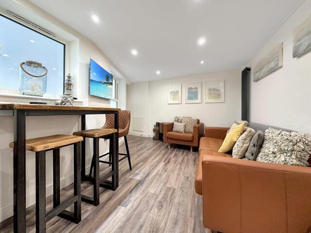 2 Bedroom Apartment St. Ives Cornwall LS101677119