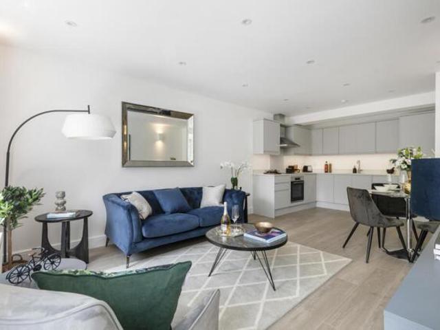 2 Bedroom Apartment Stanmore Greater London 101199941