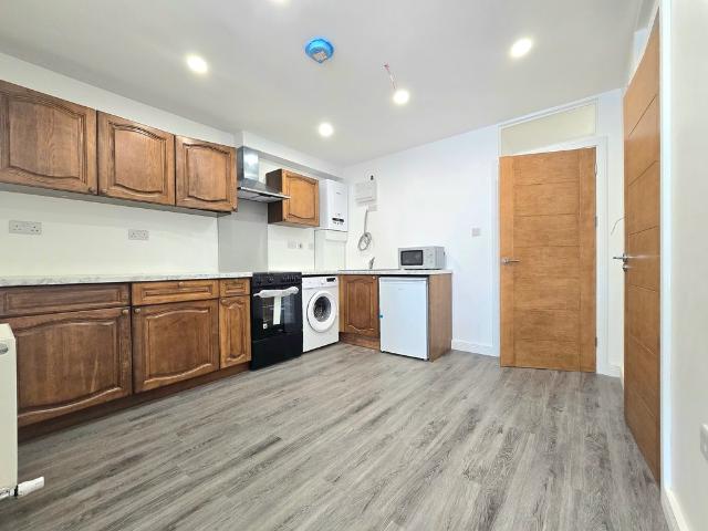 2 Bedroom Apartment, Stafford Road, Croydon