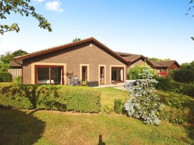 2 Bedroom Apartment Stoneleigh Warwickshire LS98969045