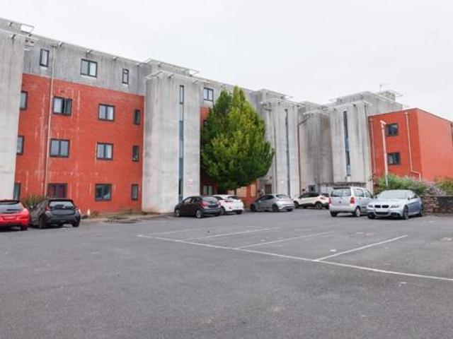 2 Bedroom Apartment Stoke On Trent Stoke On Trent LS98612317