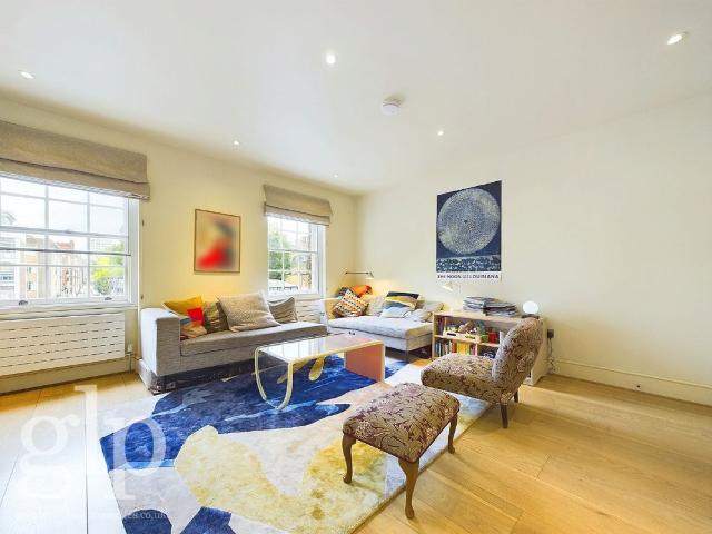 2 Bedroom Apartment, Store Street, Bloomsbury, WC1E