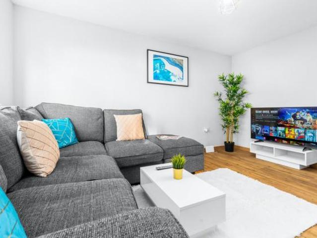 2 Bedroom Apartment Stourbridge Stourbridge LS66841077