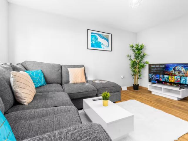2 Bedroom Apartment Stourbridge Stourbridge LS96718455