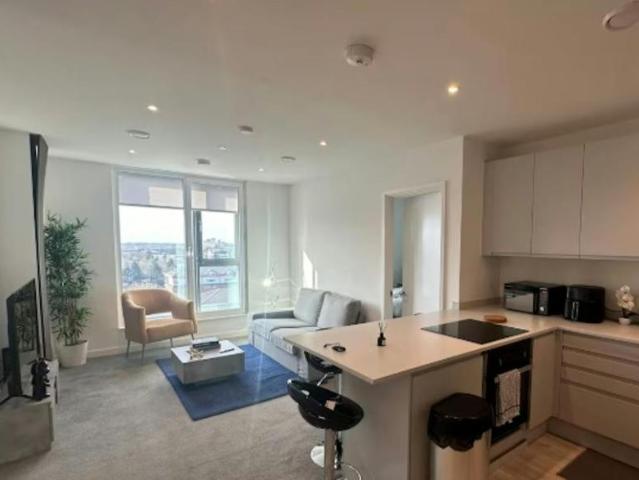 2 Bedroom Apartment Stretford Stretford 100011655