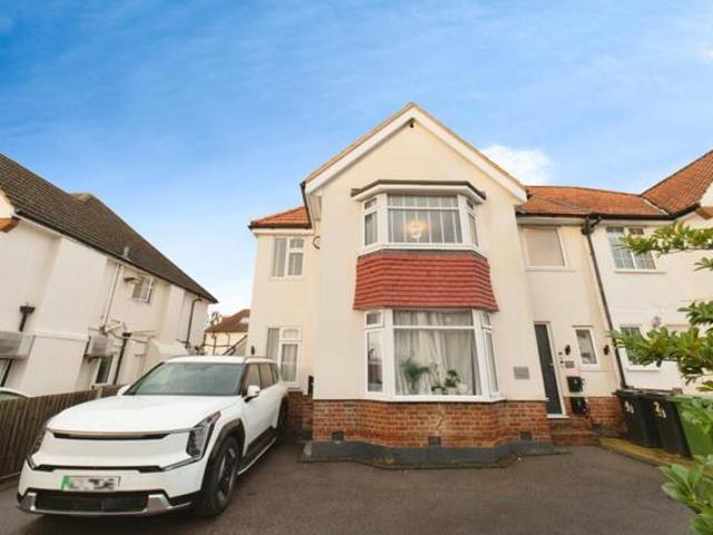 2 Bedroom Apartment Surbiton Greater London LS98800824