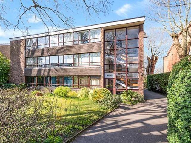 2 Bedroom Apartment Surbiton Greater London 101199702