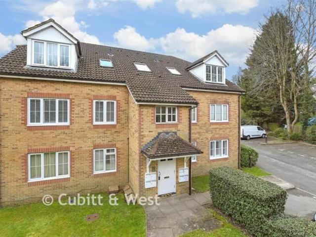 2 Bedroom Apartment Surrey Great London LS101025968