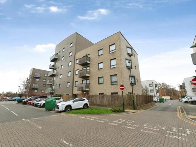 2 Bedroom Apartment Surrey Greater London LS100917469