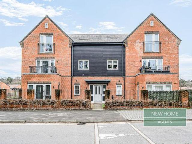 2 Bedroom Apartment Surrey Surrey LS99641807