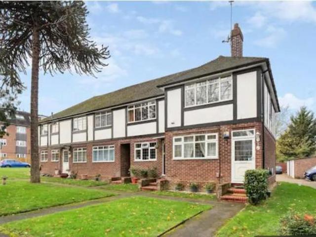 2 Bedroom Apartment Sutton Sutton LS86848985