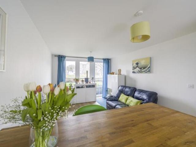 2 Bedroom Apartment Swindon Swindon 99344646