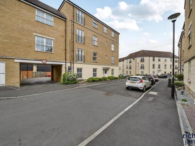 2 Bedroom Apartment Swindon Swindon 99436949