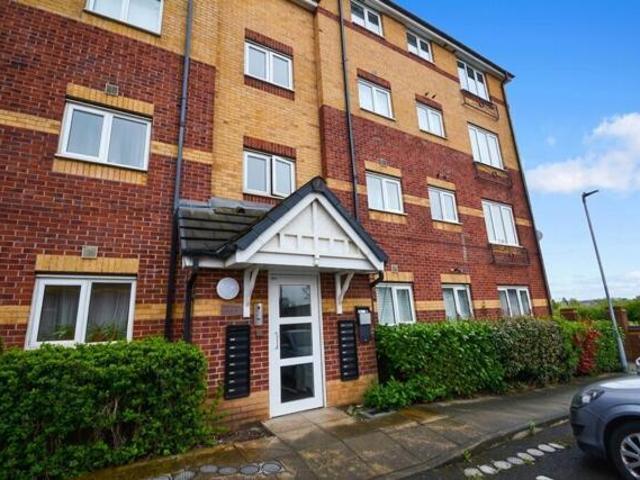 2 Bedroom Apartment Salford Greater Manchester 103485434