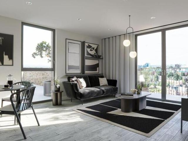2 Bedroom Apartment Salford Salford 98903816
