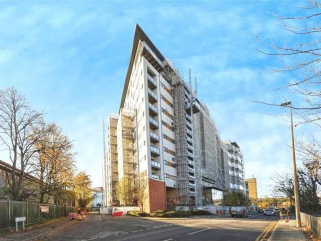 2 Bedroom Apartment Salford Salford 99345216