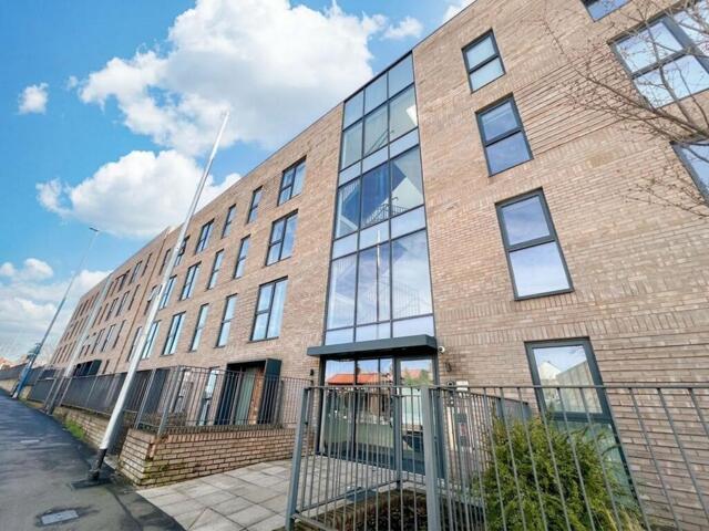 2 Bedroom Apartment Salford Salford LS100917840